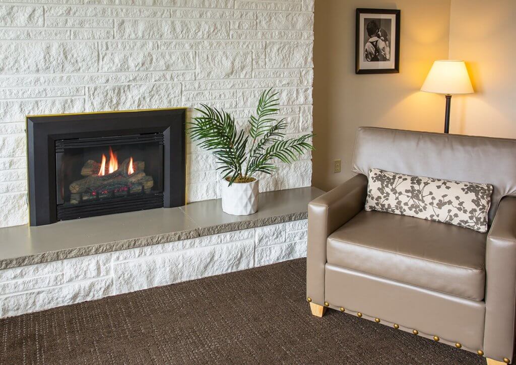 Guest Rooms - Looking Glass Inn