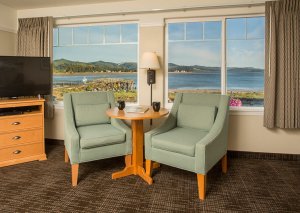 Guest Rooms - Looking Glass Inn